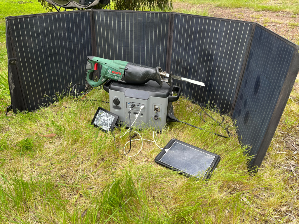 Reasons to Consider Solar Power Generators for Job Sites – SR Portables